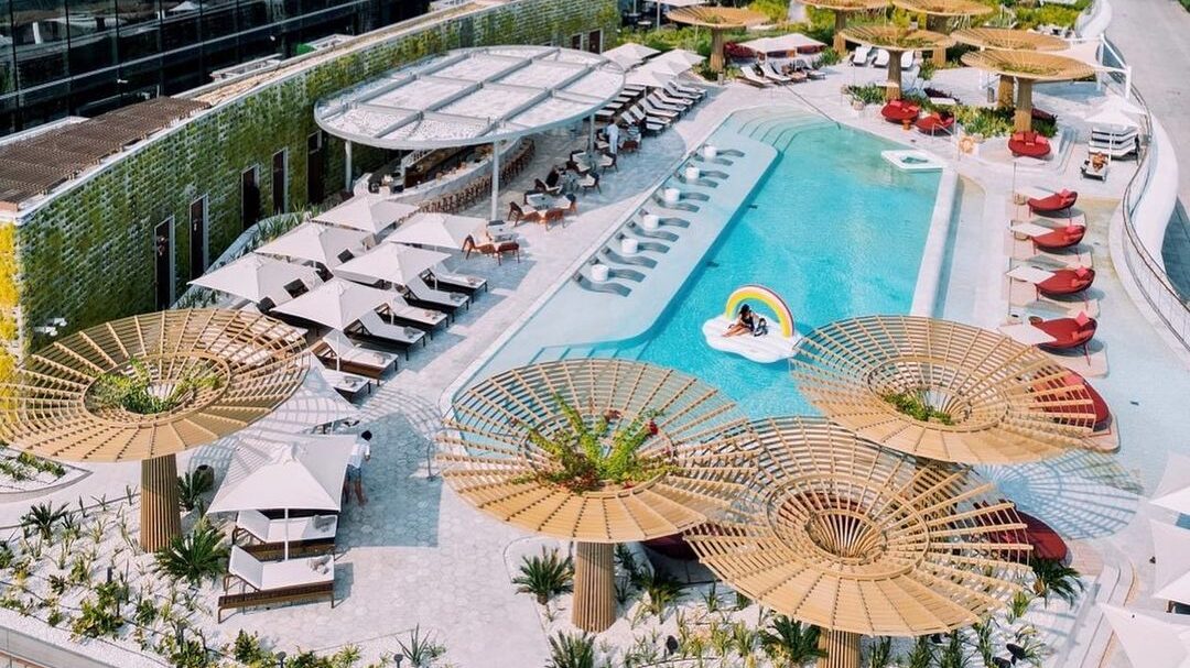 Hotel swimming pools in Qatar - 7 Doha