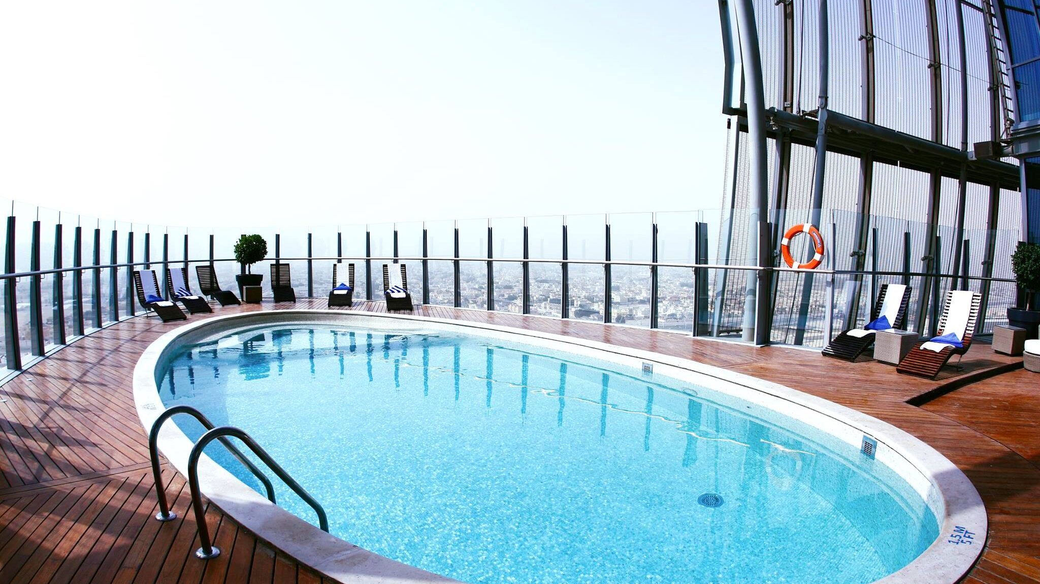 Hotel swimming pools in Qatar - 7 Doha