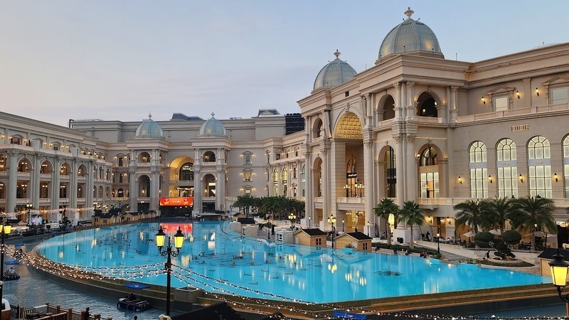 Explore one of Qatar\’s largest and most luxurious malls: Place Vendôme - 7 Doha