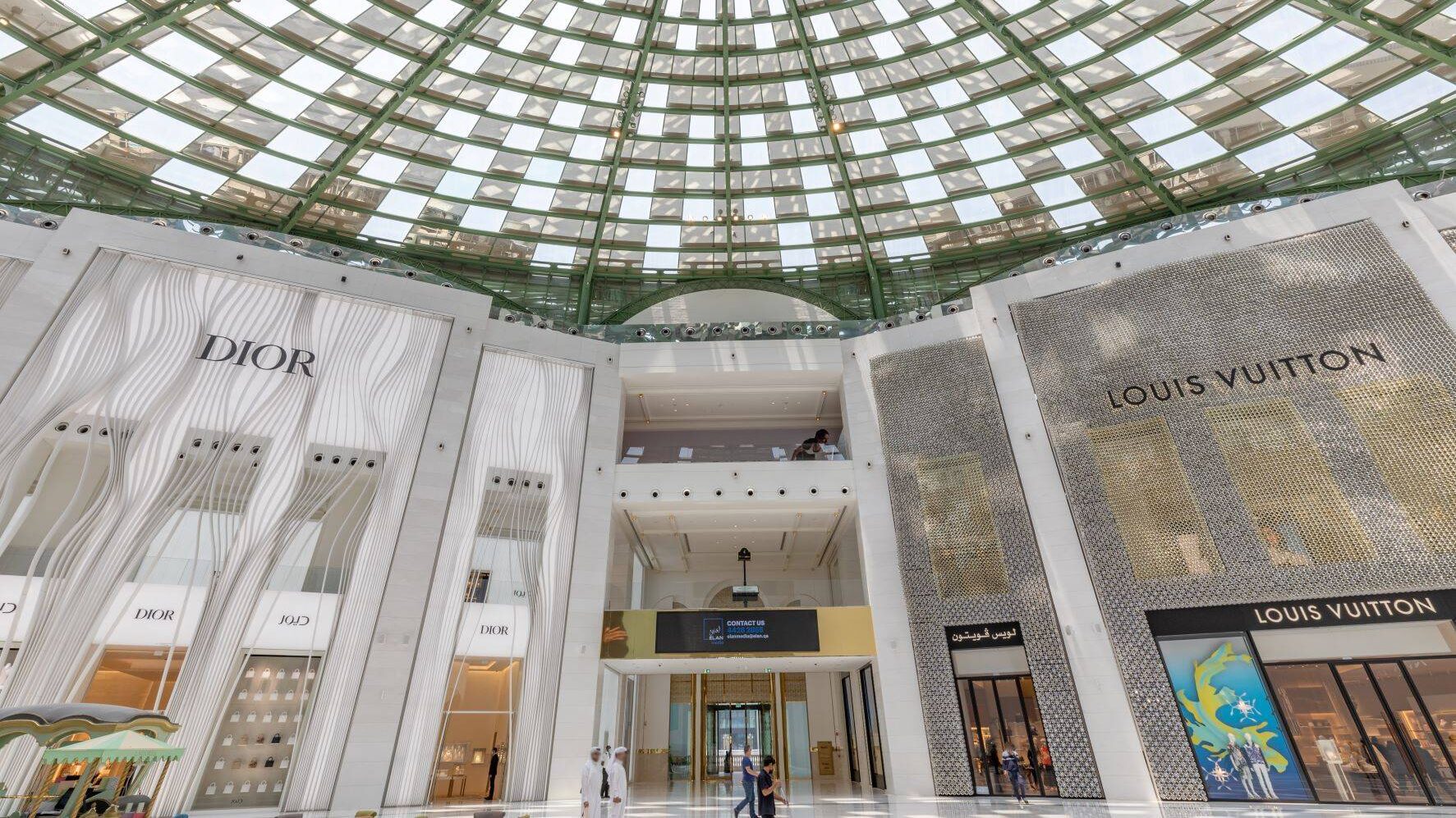 Explore one of Qatar\’s largest and most luxurious malls: Place Vendôme ...