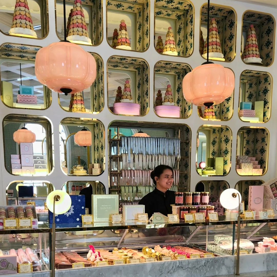 Beautiful Cafes in Place Vendôme Mall in Qatar - 7 Doha